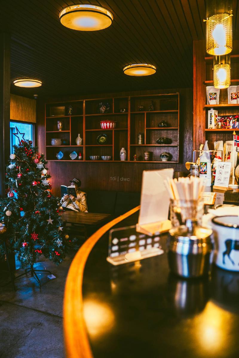 🍽️ 2023/Q4 Coffee Bar Fuglen Tokyo Shibuya Tokyo - Norwegian coffee ...
