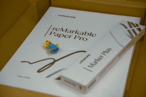 The Unbearable Lightness of Being Focused - Unbox Remarkable Paper Pro ...